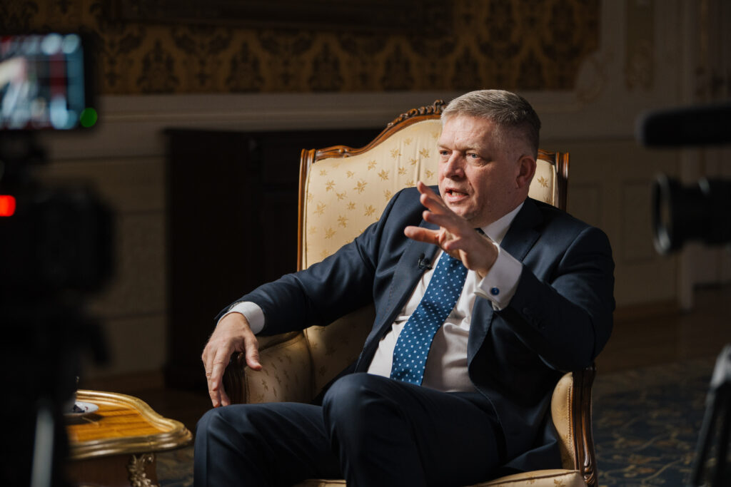 Robert Fico: Zmenil som sa. Porada u Macrona bola zahrávanie sa s ohňom ...